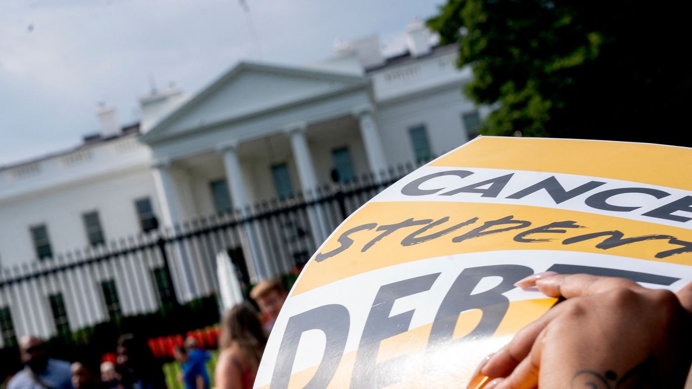 Federal judge in Texas strikes down Biden's student loan relief plan