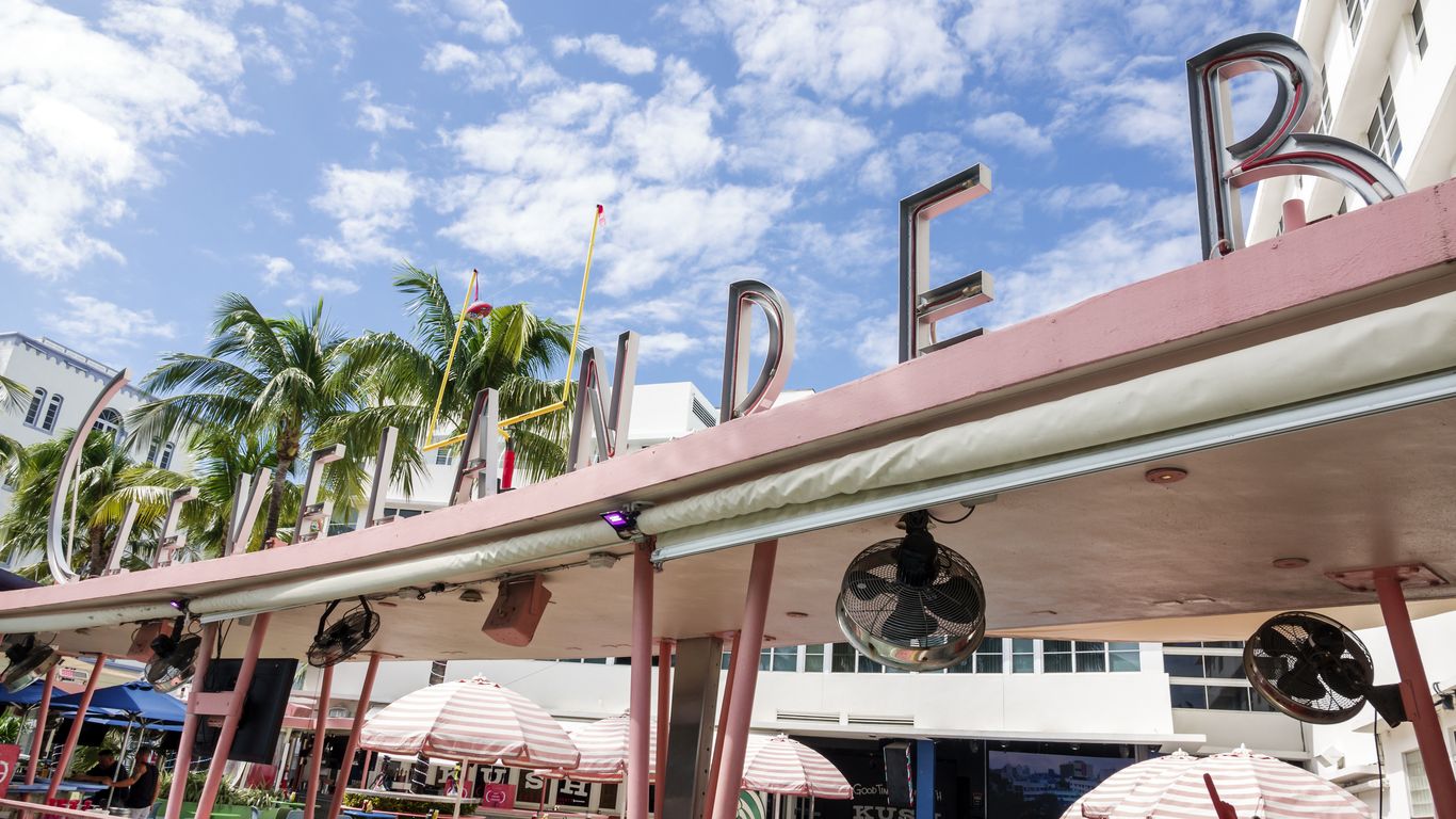 Shuckers fans question why Clevelander brought back old bar's menu ...