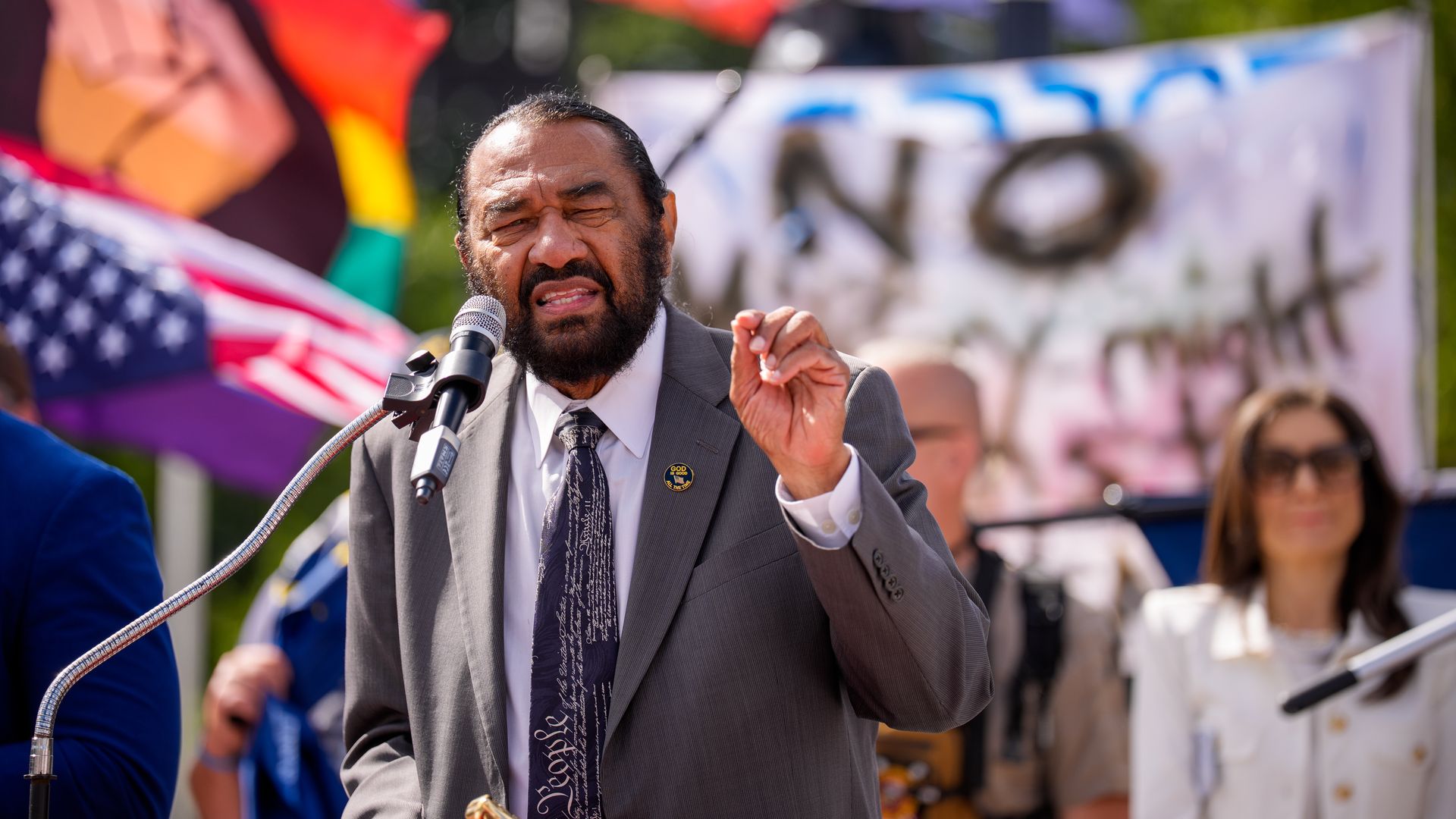 A fight between House Democrats turns nasty: "Come to work"