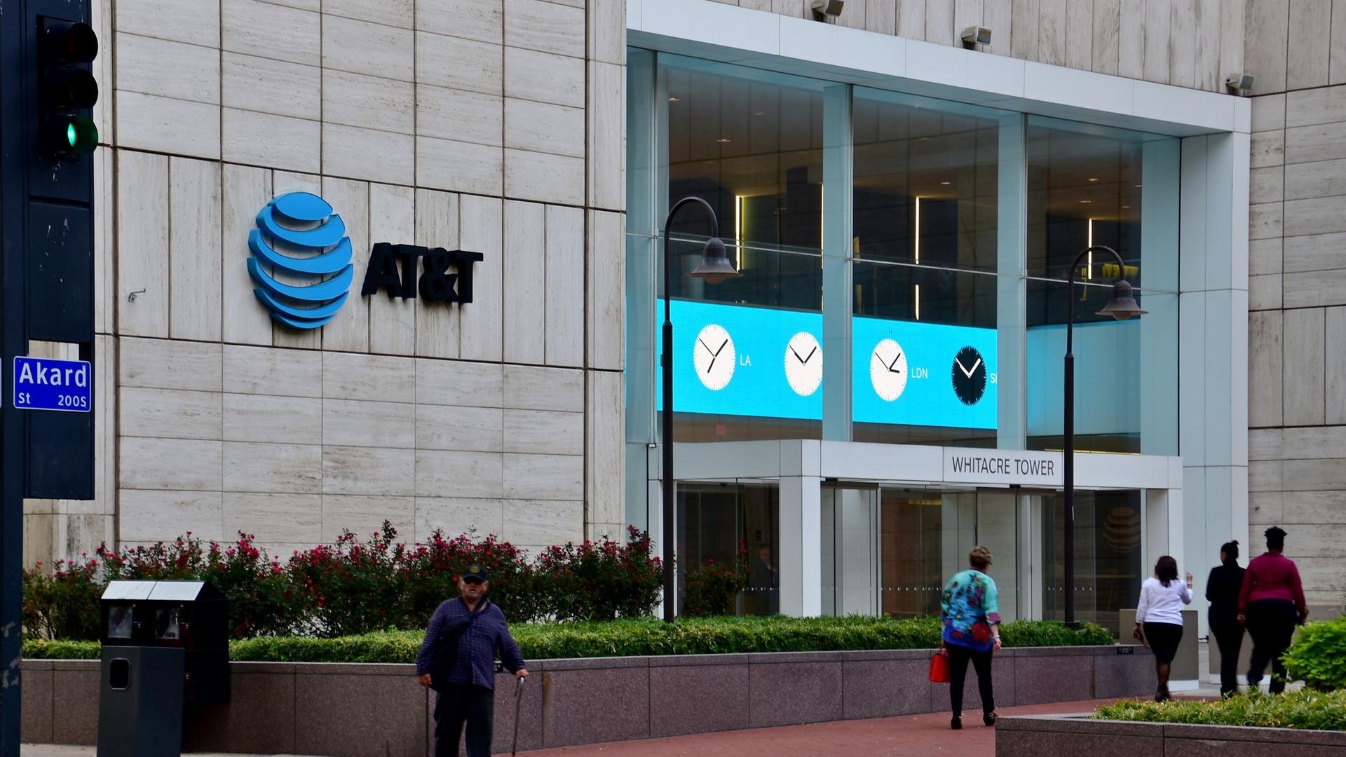 AT&T looks to expand consumer fiber network in $5.75 billion deal with ...