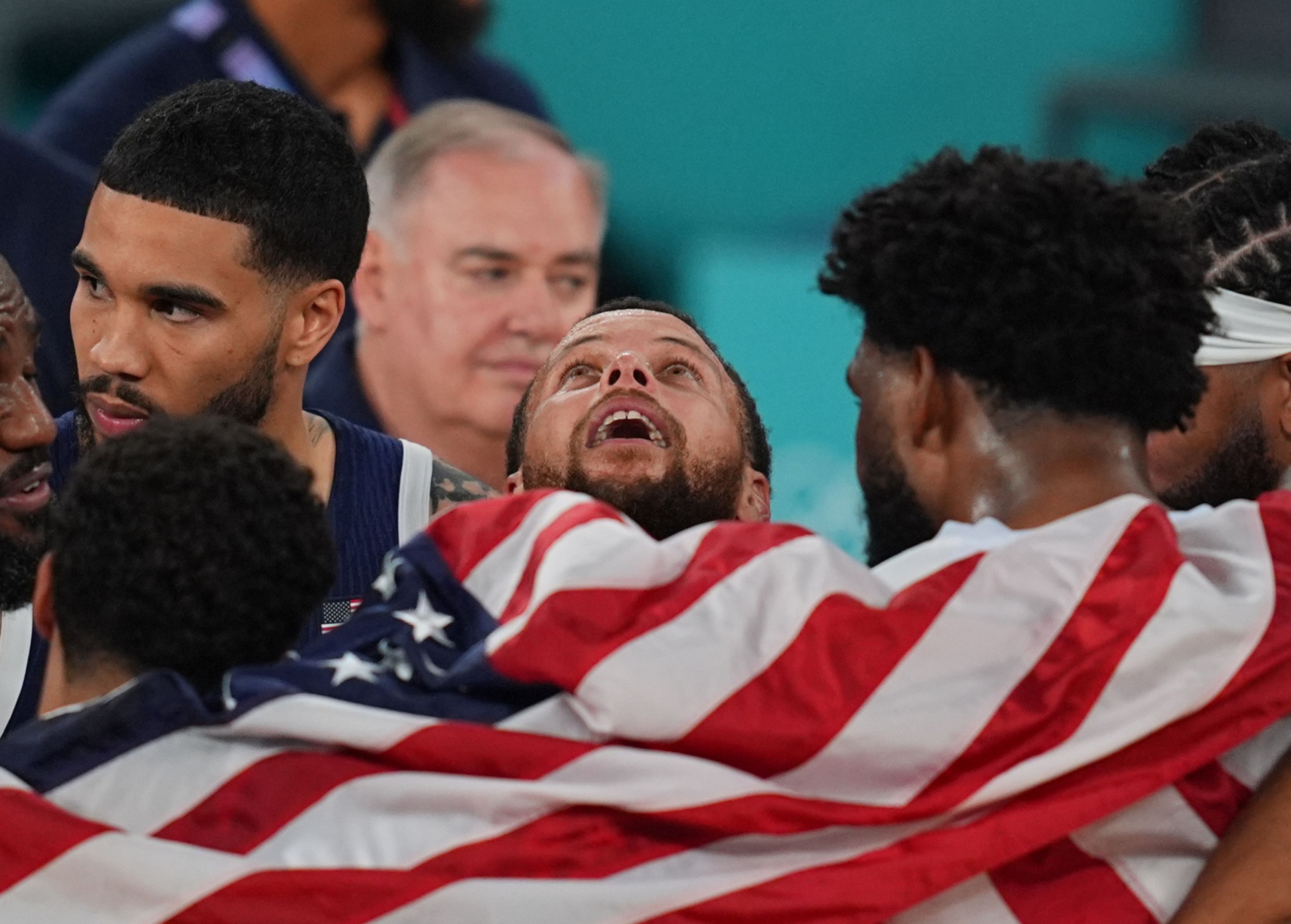 In photos: The Warriors' Steph Curry triumphs in Paris - Axios San ...