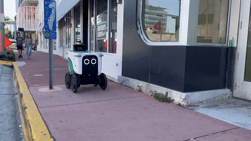 We ordered UberEats from Miami's new delivery robots - Axios Miami