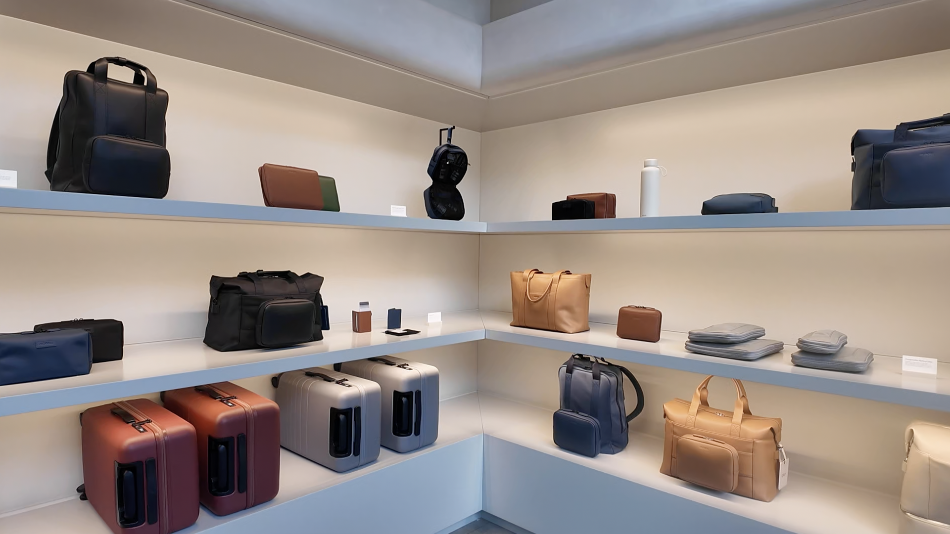Monos opens first Chicago storefront and cafe in West Loop - Axios Chicago