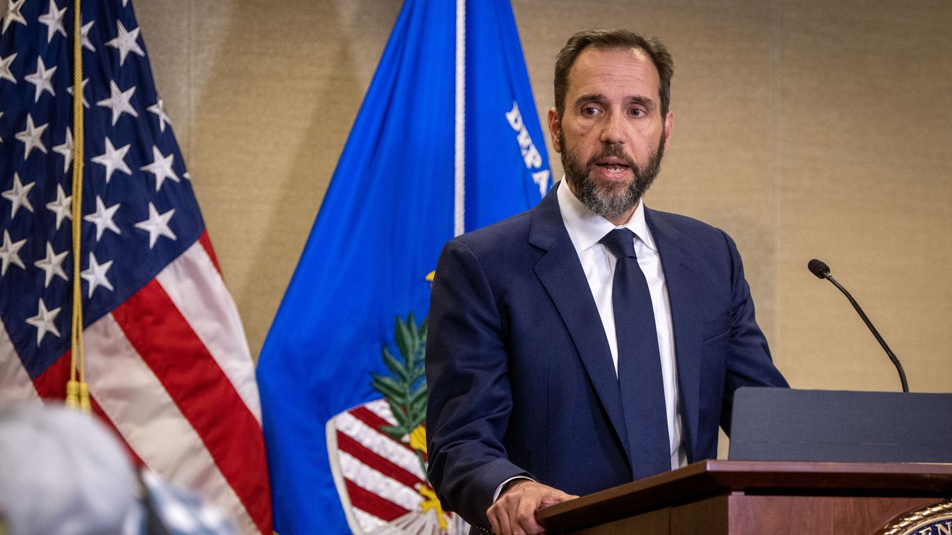 Trump classified docs case: Jack Smith says judge's request would ...