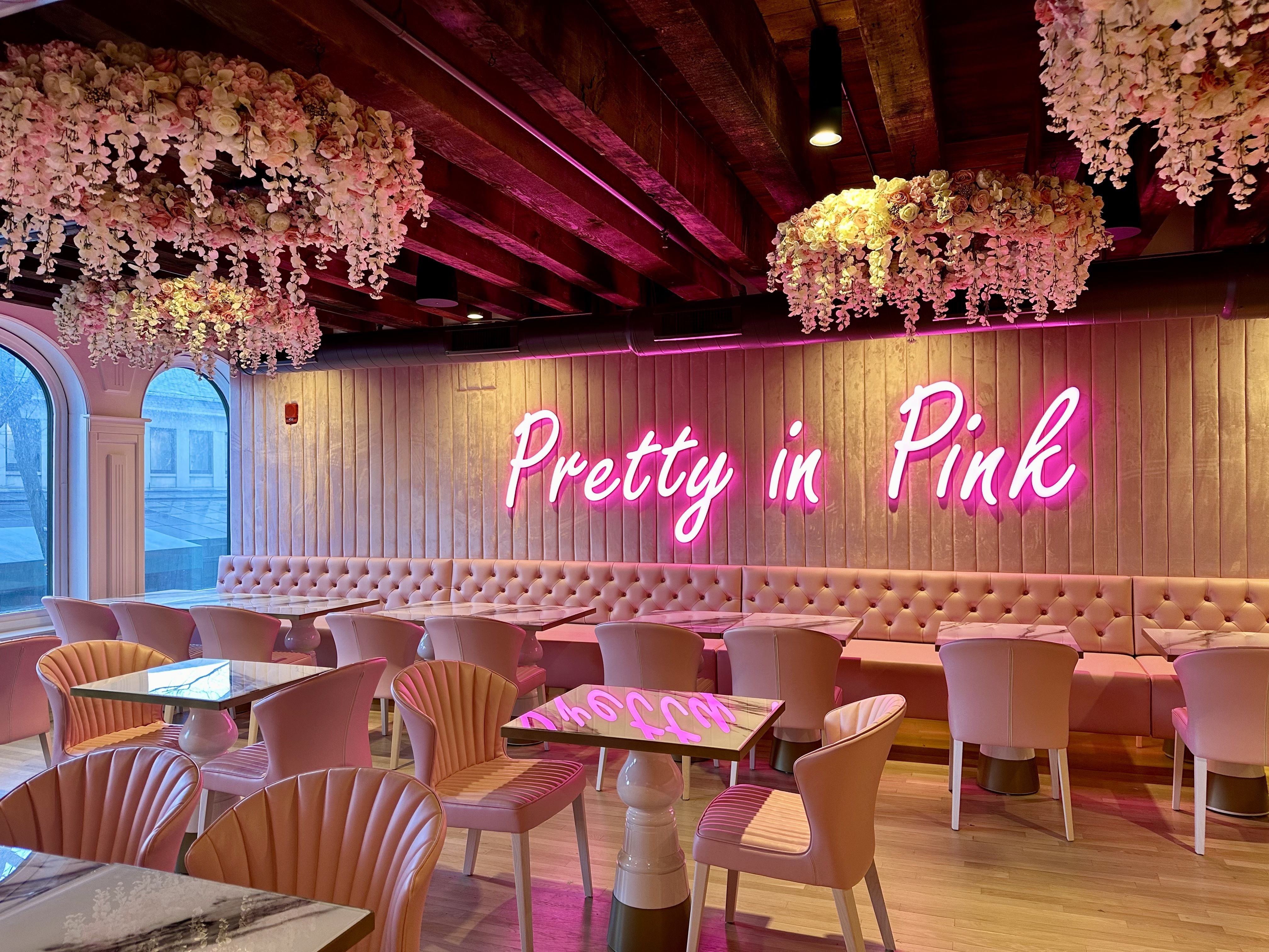 Inside the Sugar Factory restaurant in Boston's Quincy Market - Axios ...