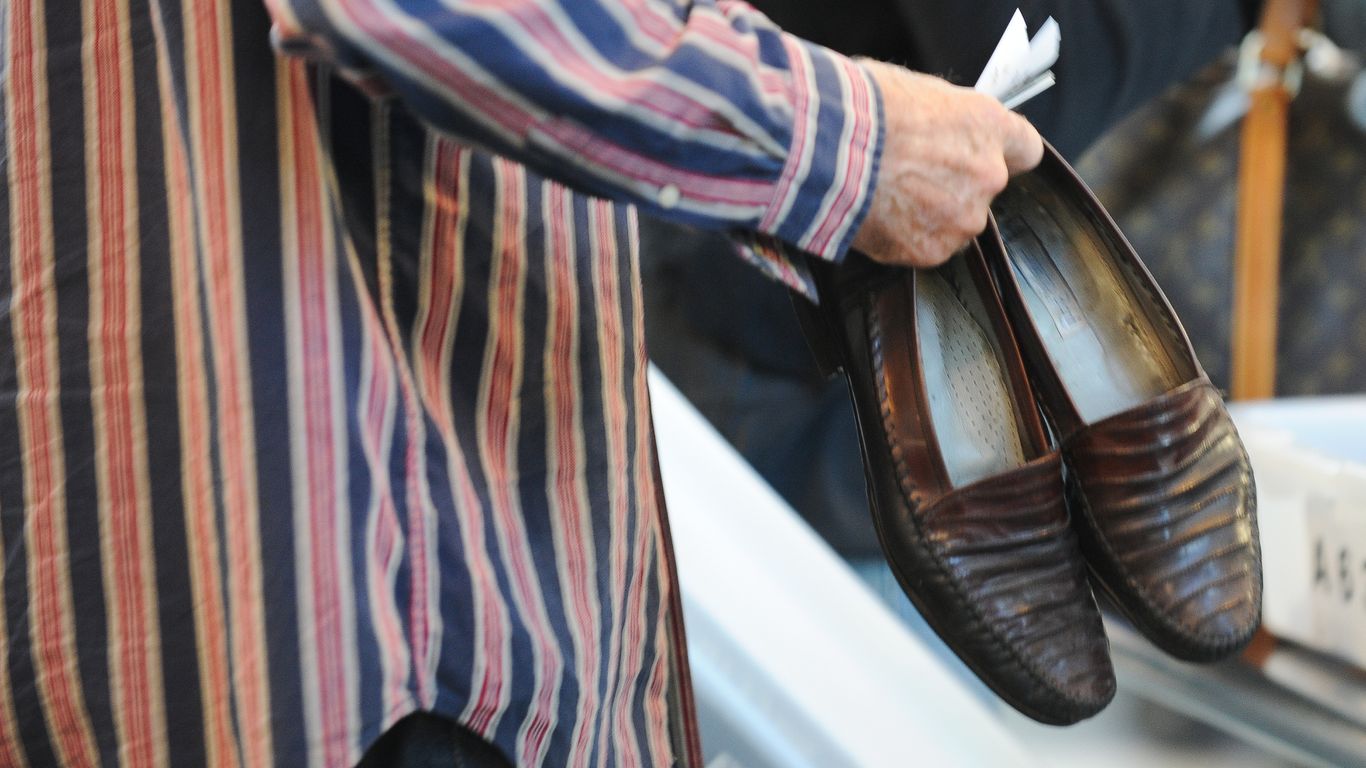 Denver's airport lifts shoe-removal security policy - Axios Denver