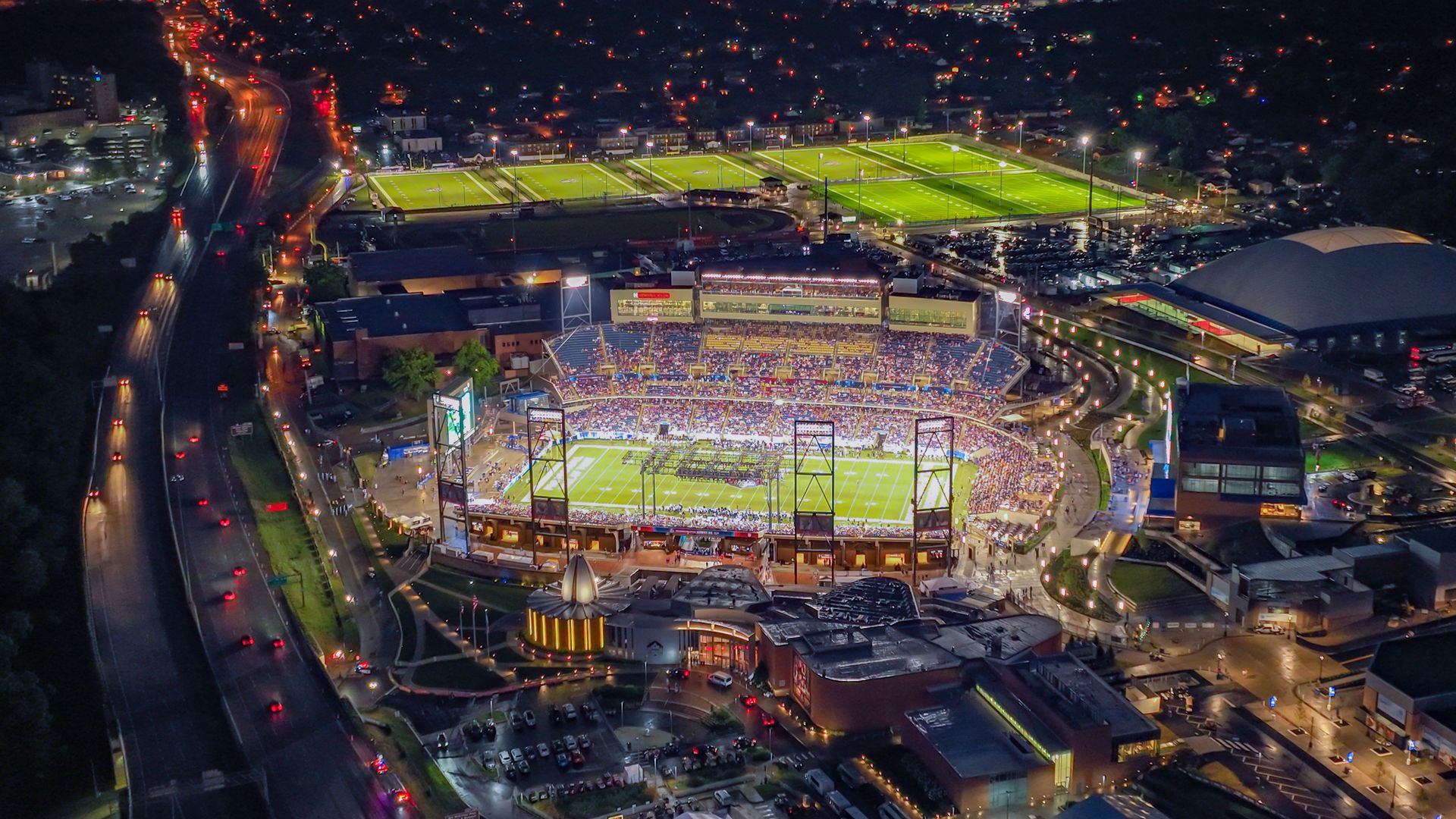 Pro Football Hall of Fame's new village shines during Enshrinement Week ...