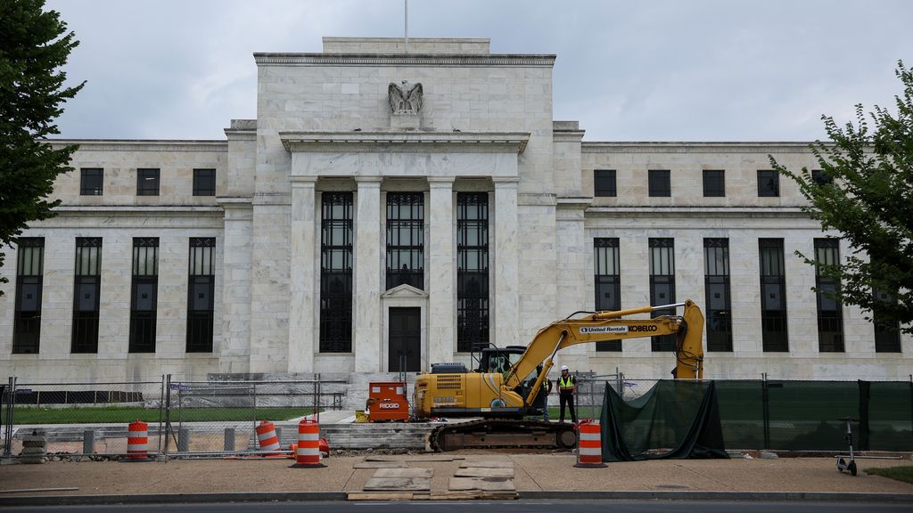 Fed raises interest rates another 0.75 points, sees economy softening