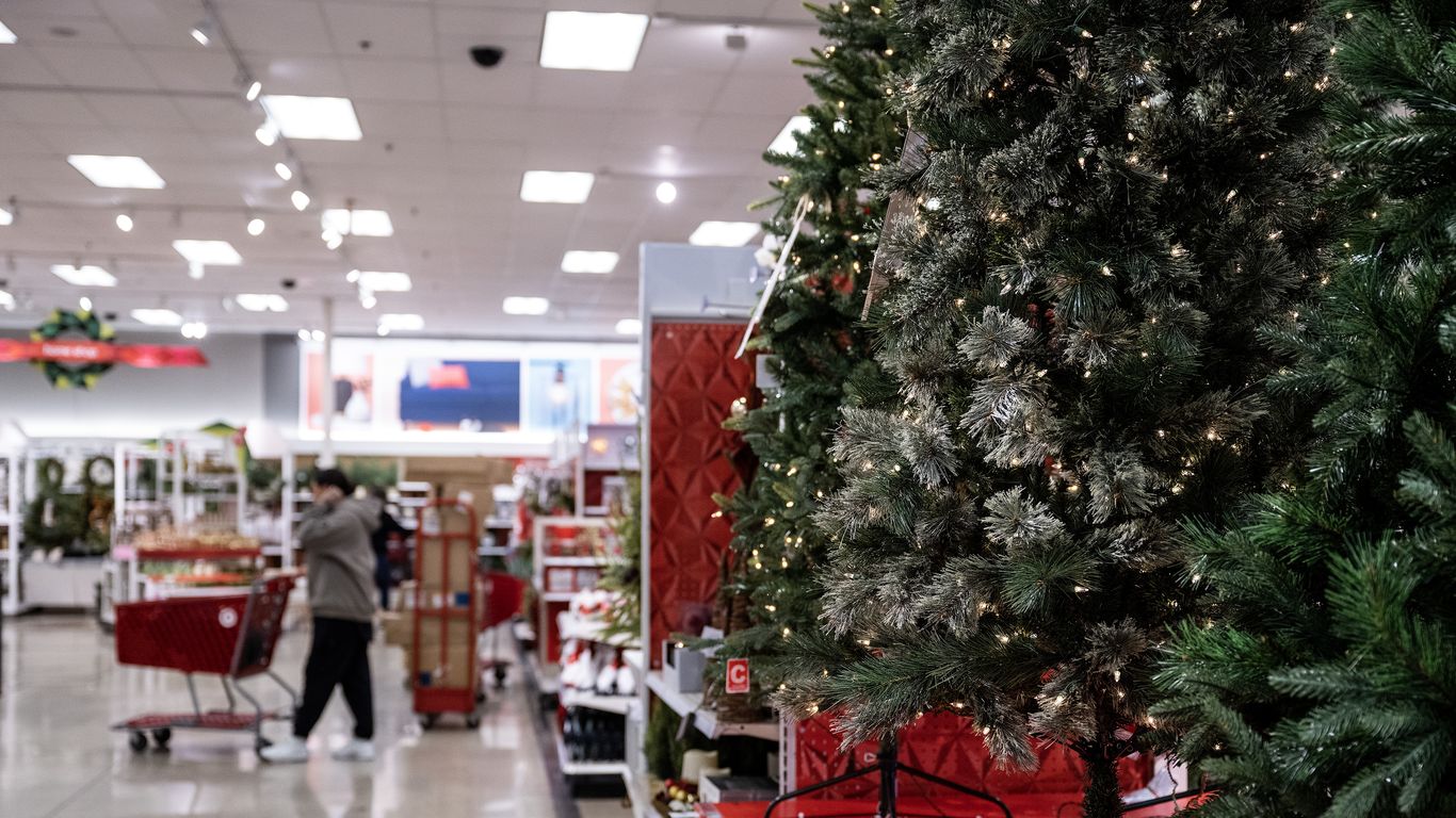 Deloitte survey forecasts Chicago holiday shopping slump - Axios Chicago