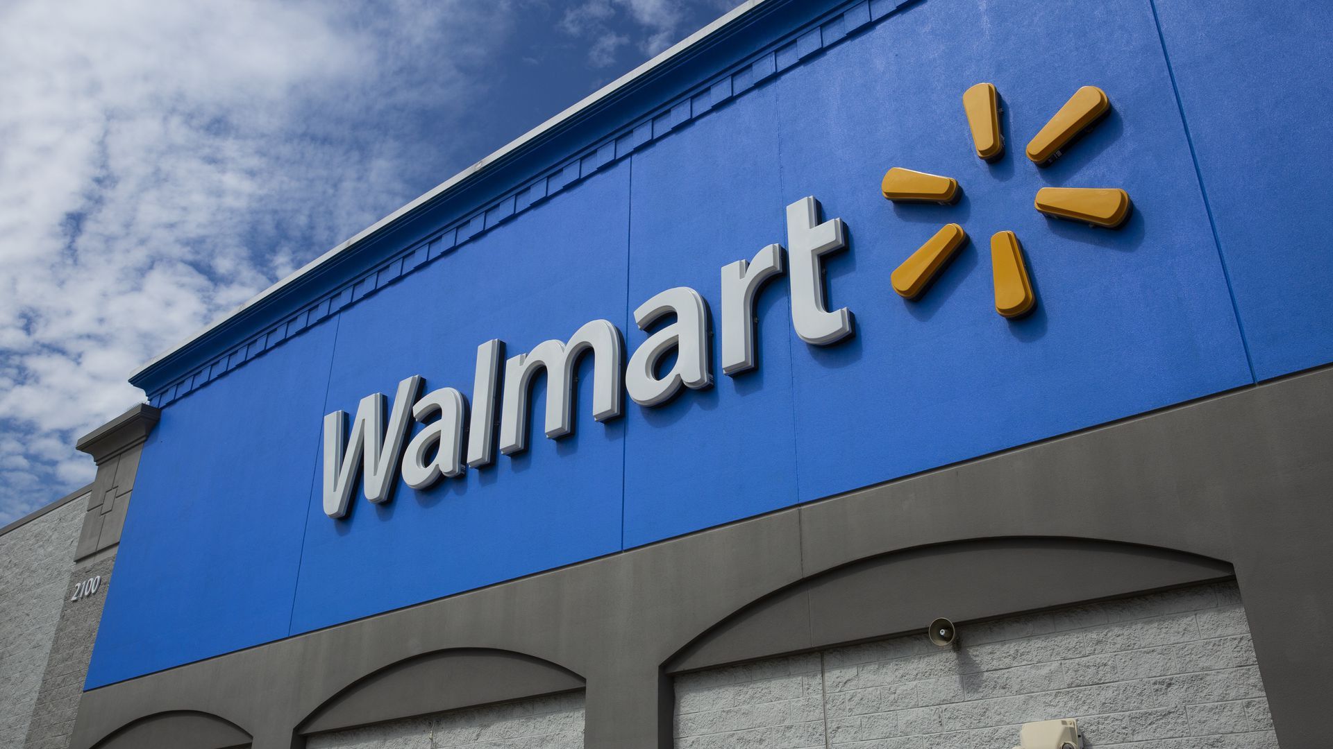 Walmart dominates online grocery market