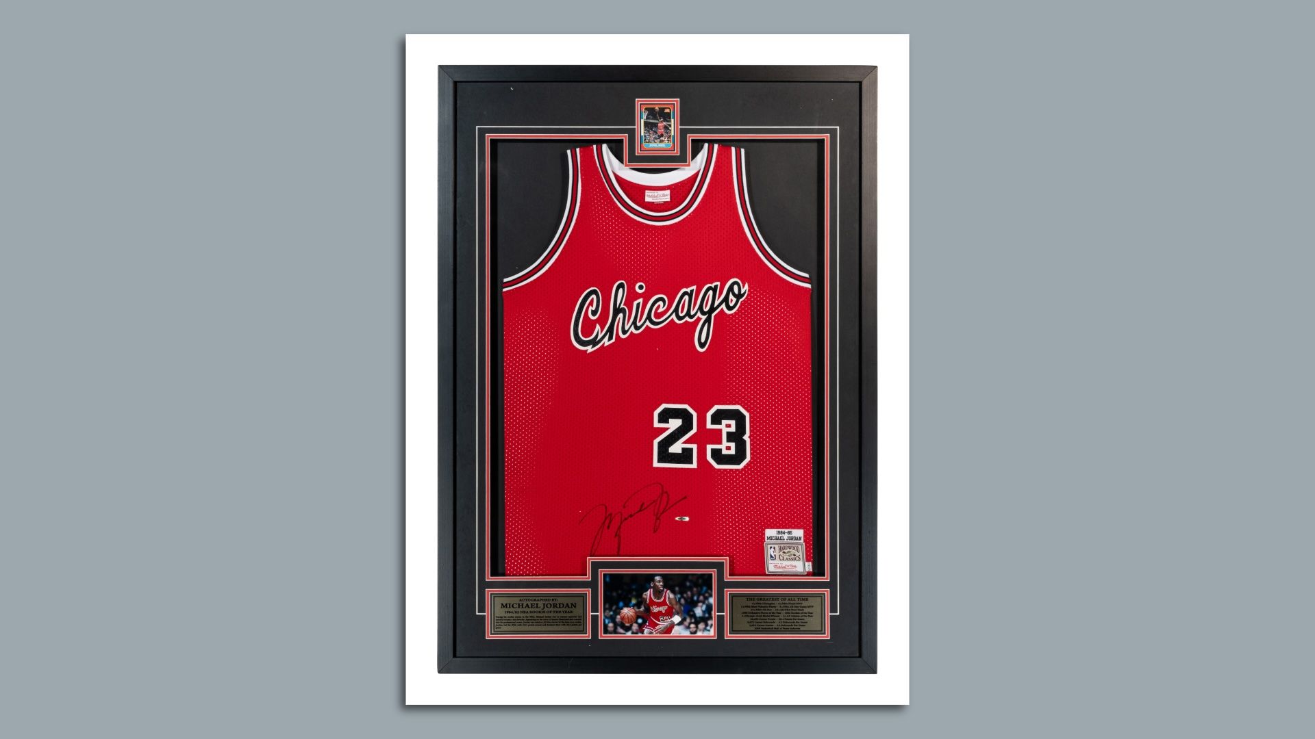 Chicago sports memorabilia auction nets thousands for Michael Jordan ...