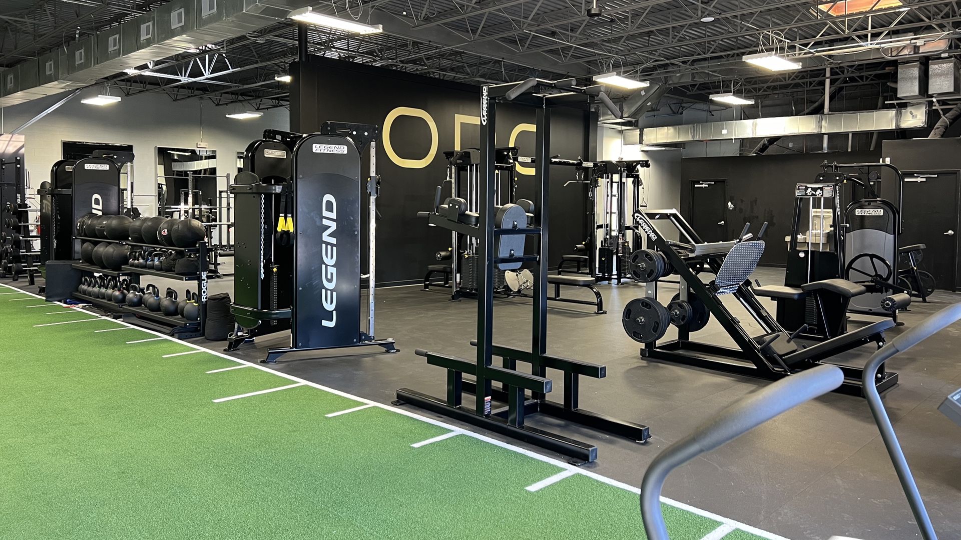 New locally-owned gym by former Equinox employees opens in NoDa - Axios ...