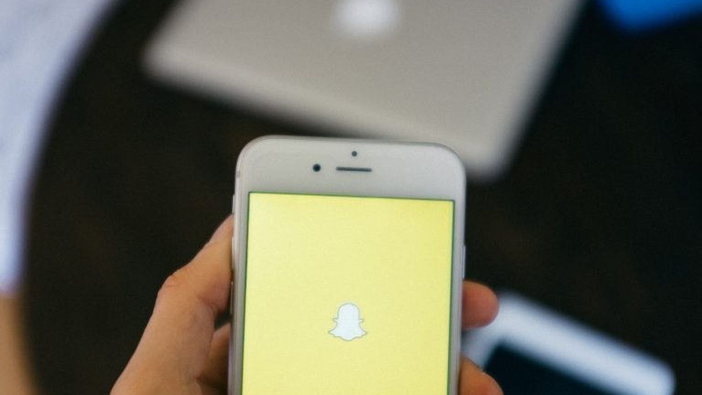 Snap reportedly sets an IPO valuation
