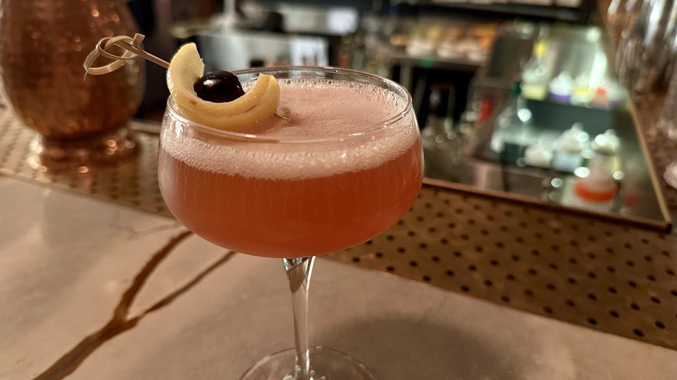 One cocktail to go: El Carlos Elegante - Axios Dallas