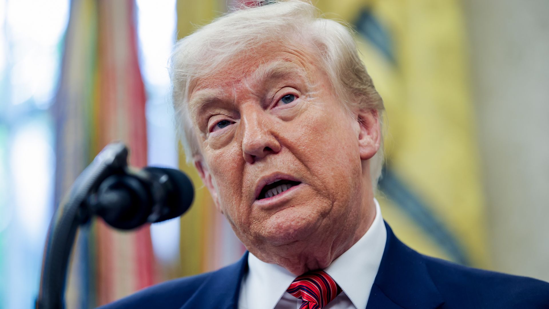 Trumps signs order to cut drug prices by up to 80%