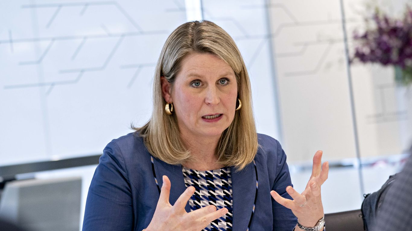 Axios interview: Inside the plans of the country's top union leader