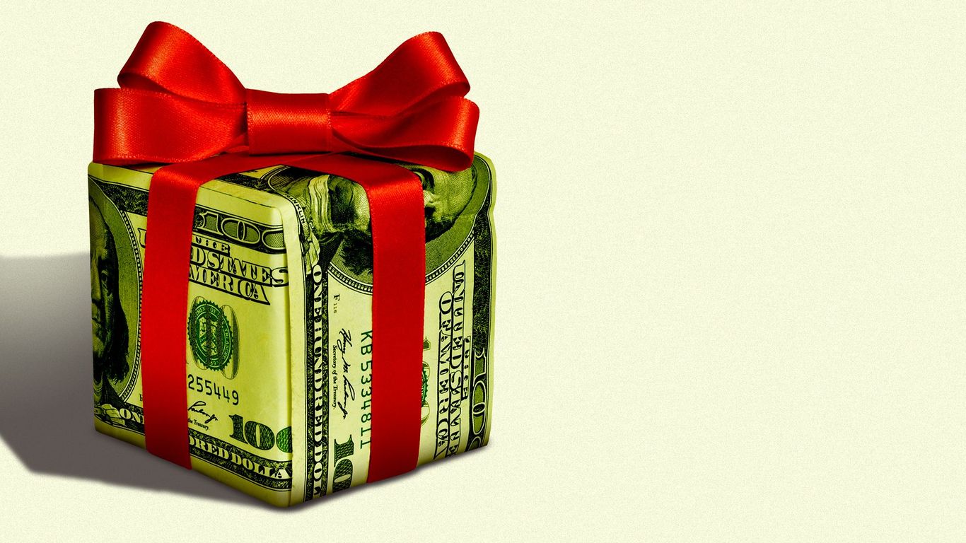 Americans say they'll tip generously this holiday season