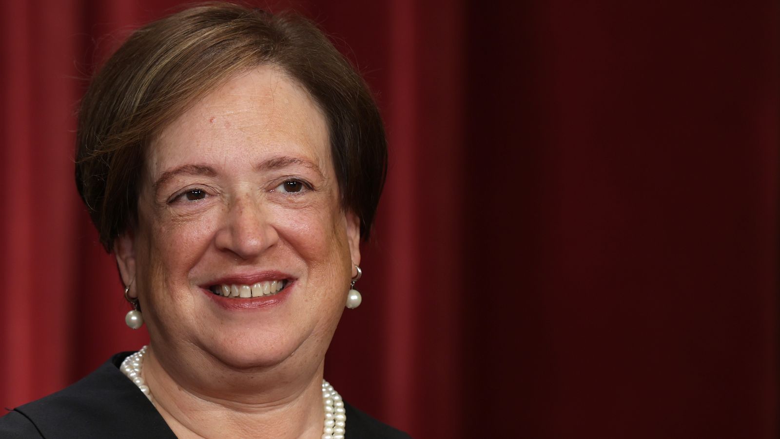 Justice Elena Kagan urges judges to "be humble" when issuing rulings