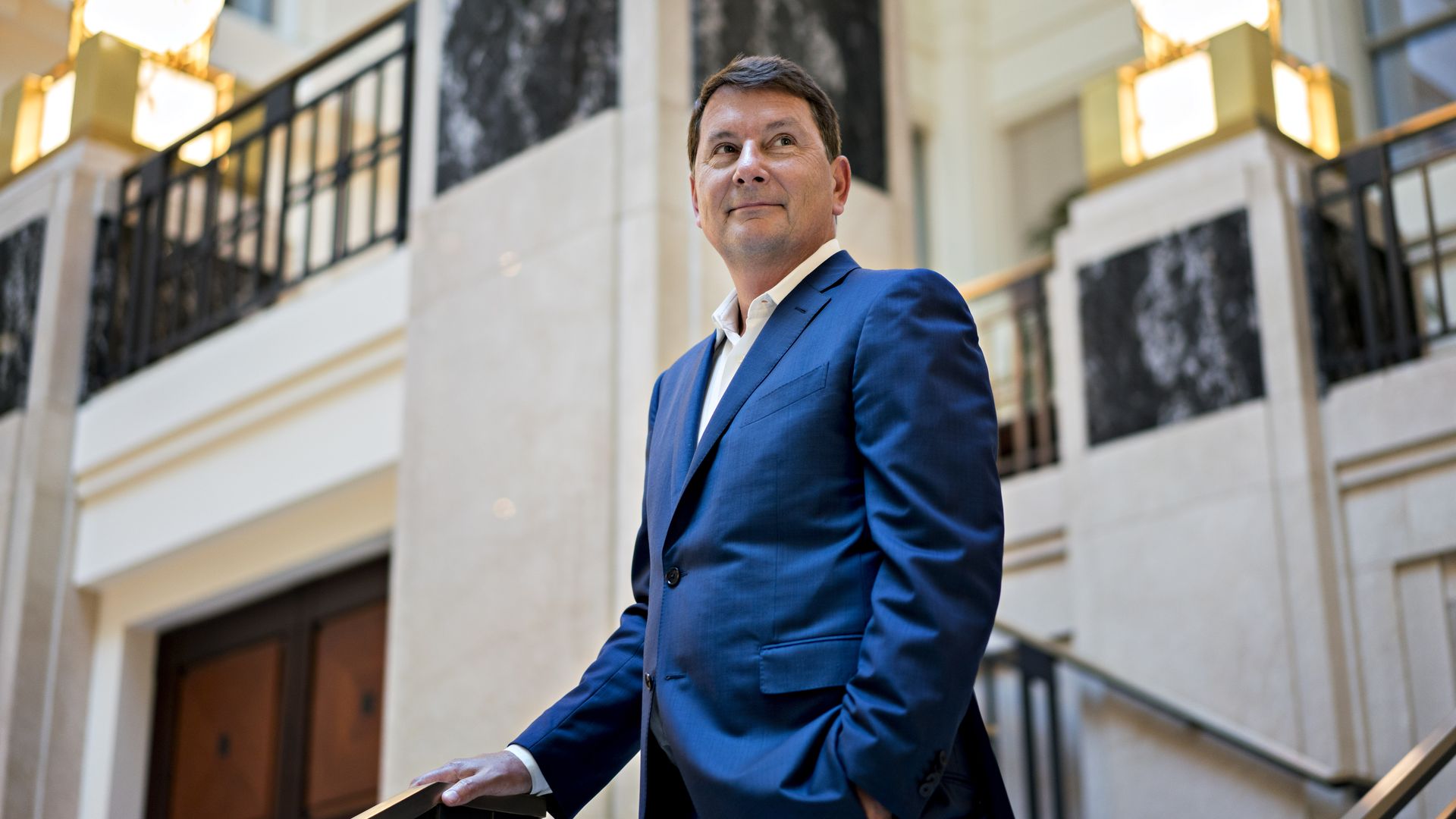 Behind the scenes: Ballard back in favor in the West Wing