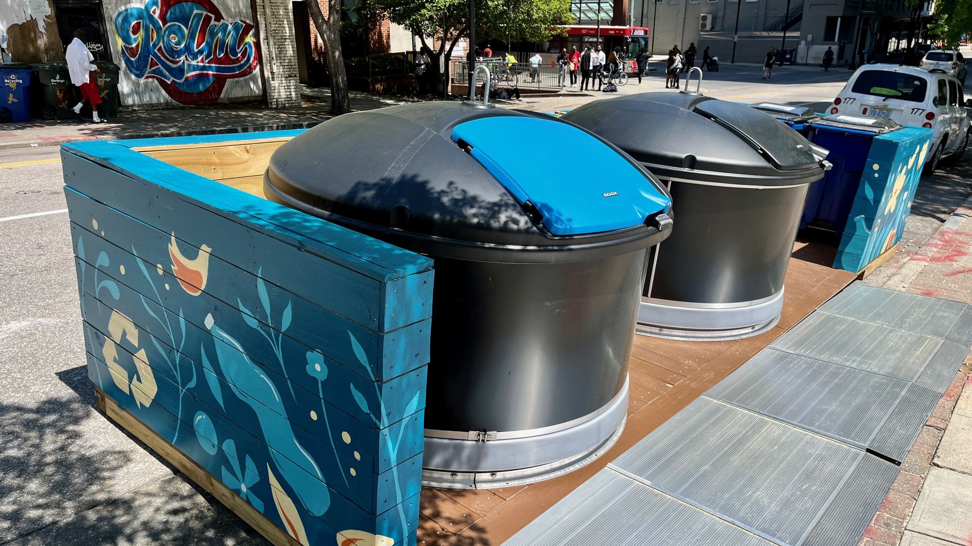 Photo du jour: New downtown waste bin art - Axios Raleigh