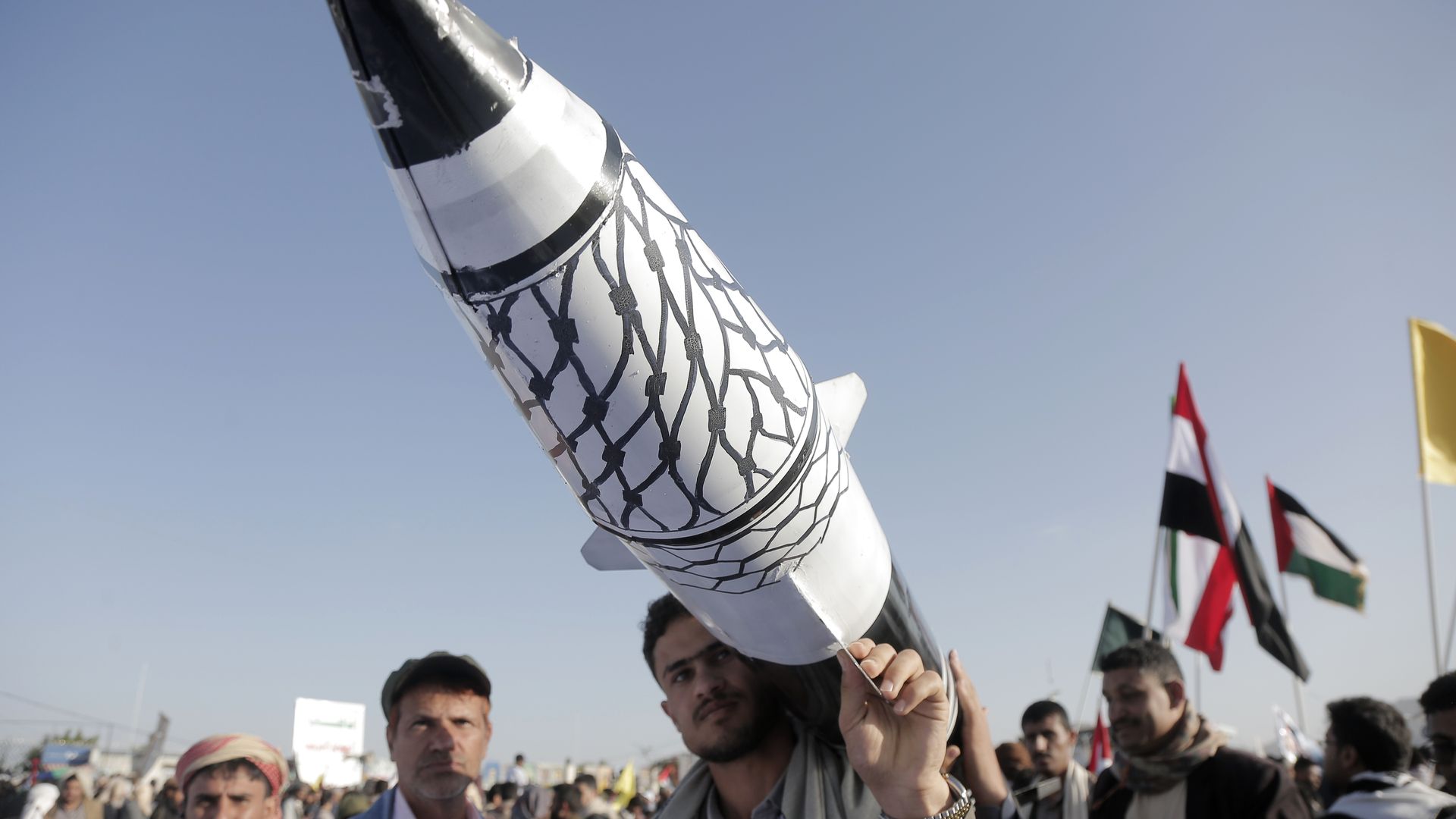 Pentagon shocked by Houthi weapons with "amazing" capabilities