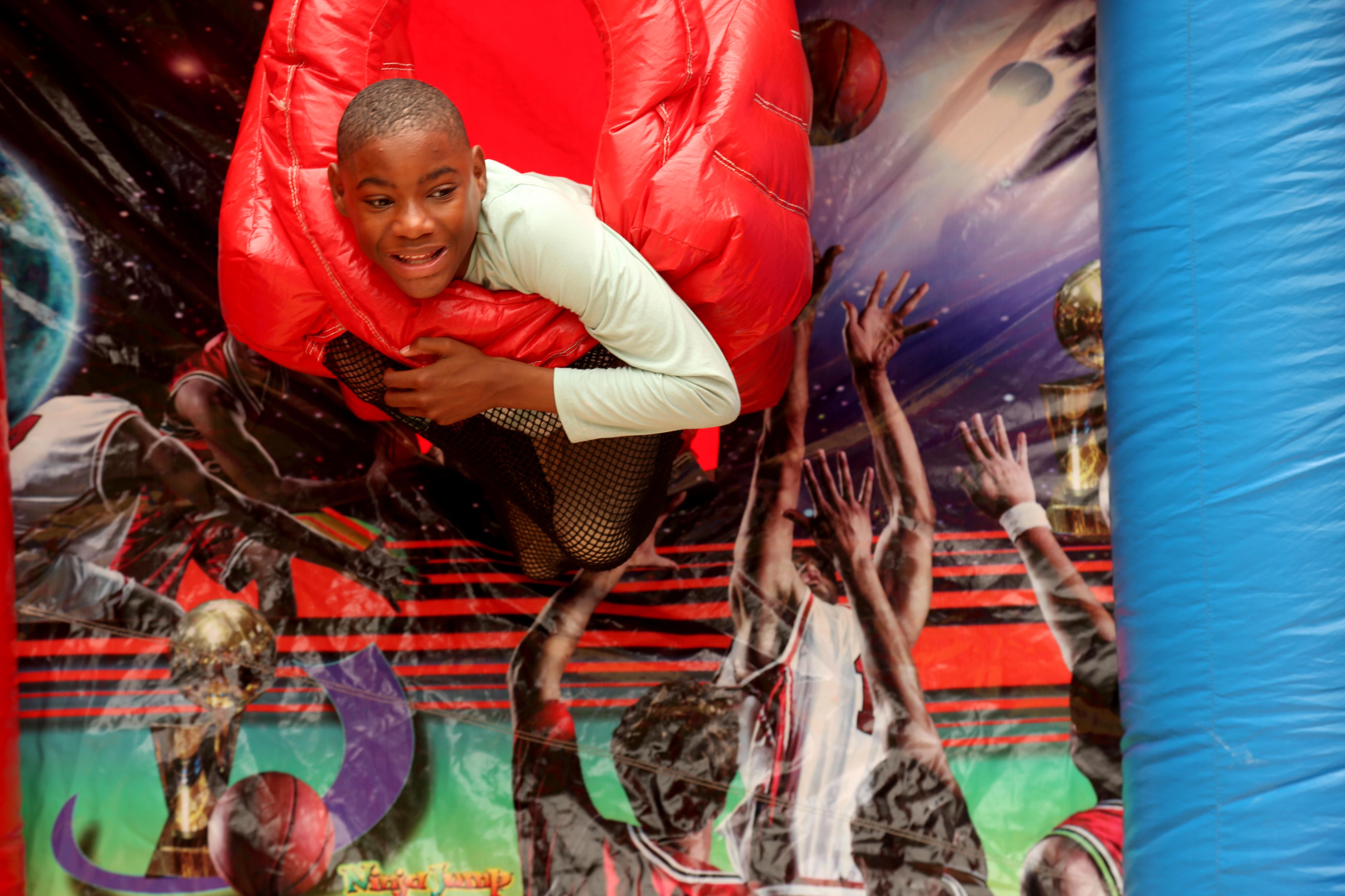 Photos: Juneteenth marked across U.S. — thousands view Emancipation ...